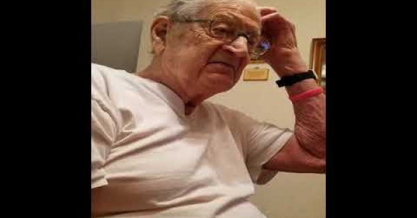 98 Jahre alter Opa erfährt, wie alt er wirklich ist | Webfail - Fail Bilder und Fail Videos