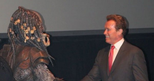 Predator and Arnold make peace - Win Picture | Webfail - Fail Pictures ...