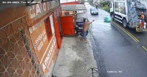 A Trickshot With The Garbage Truck | Webfail - Fail Pictures and Fail ...