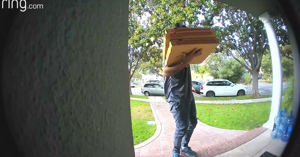 A Pizza Delivery Guy's Car Gets Stolen | Webfail - Fail Pictures and ...