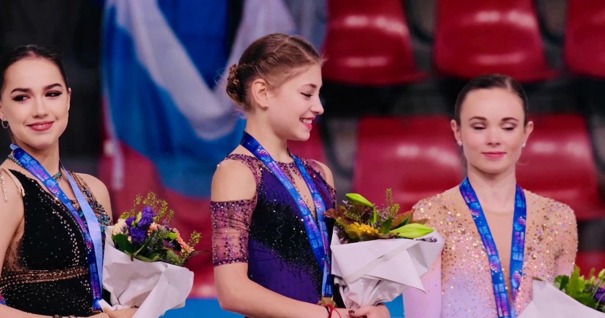 Figure Skater Gets Wrong Medal And Reacts Really Nice | Webfail - Fail ...