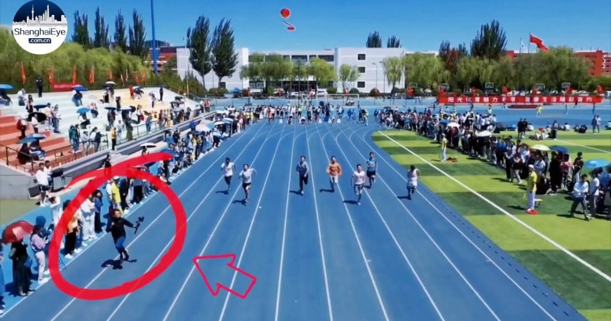 Cameraman Runs As Fast As Other Runners | Webfail - Fail Pictures and ...