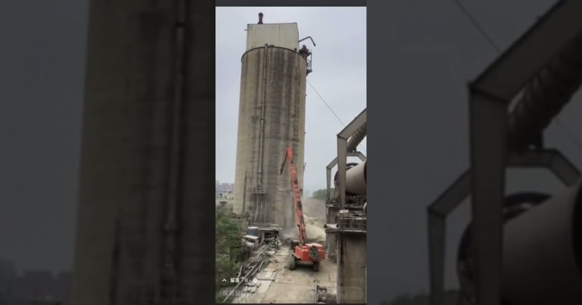 Demolition Of Building Goes Wrong | Webfail - Fail Pictures and Fail Videos
